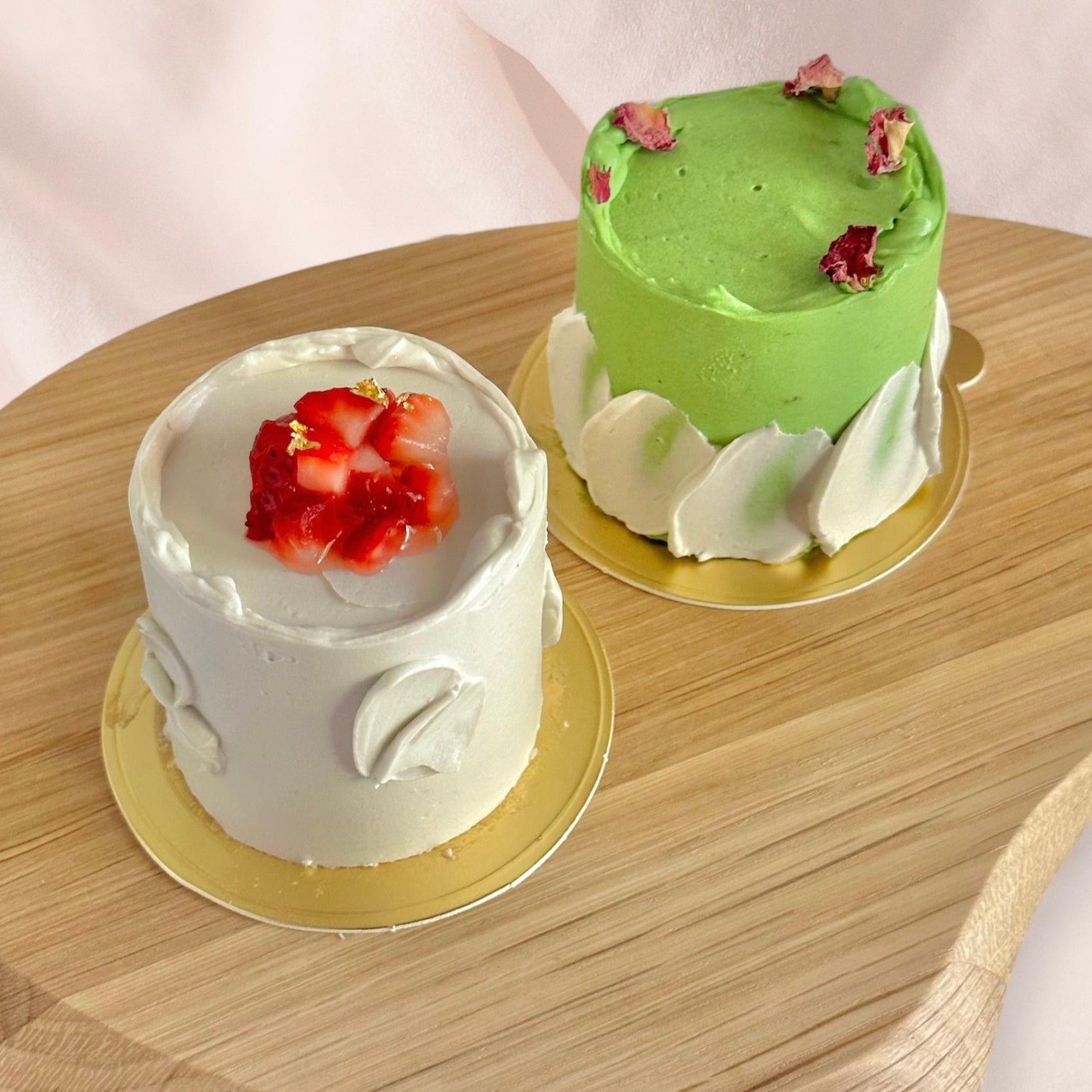 Assorted Mini Buttercream Cakes | EE.CAKERY